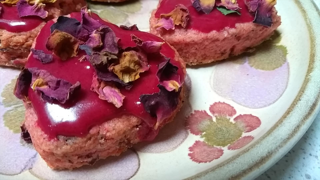 What can you do with beetroot powder and rose petals? - Less Waste